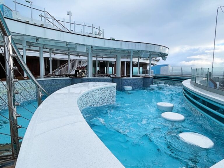 Arvia Vs Iona: 8 Key Differences Between Britain's Biggest Cruise Ships