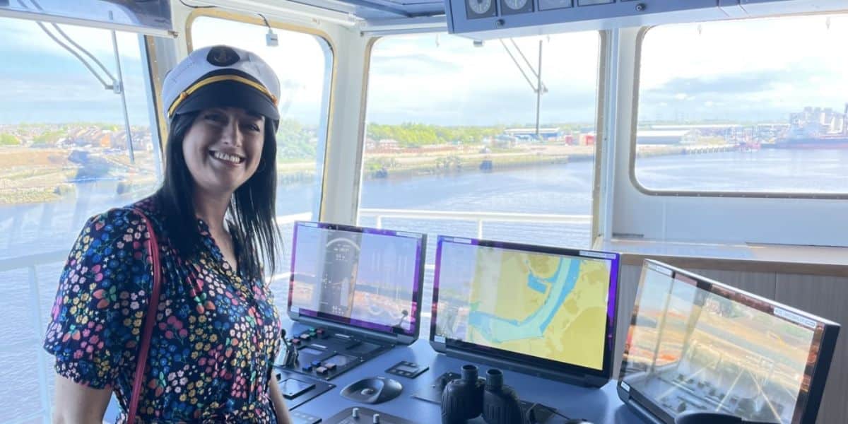 Where Is The Bridge On A Cruise Ship & What Does It Look Like? - Luxury ...