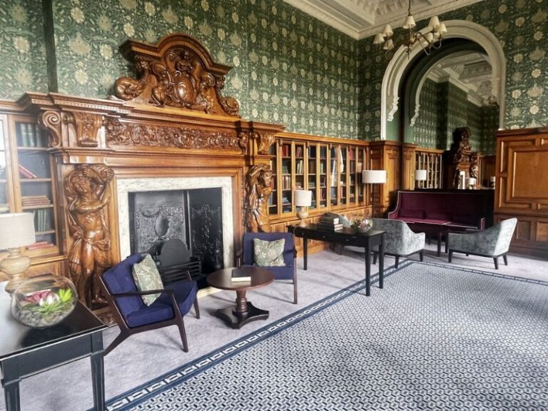 Warner Leisure Heythrop Park Hotel Review: Just Like A Cruise Ship?