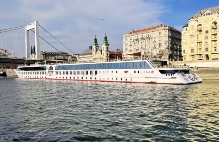 14 Best Walkable Cruise Ports You Don’t Need Excursions For